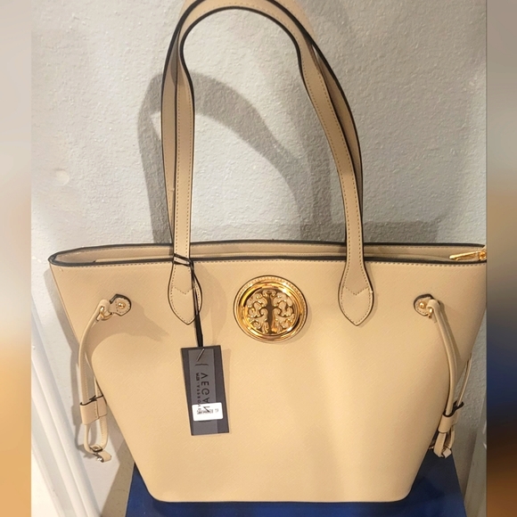 Deluxity | Bags | Deluxity Nwt Bag Tancreme Color | Poshmark